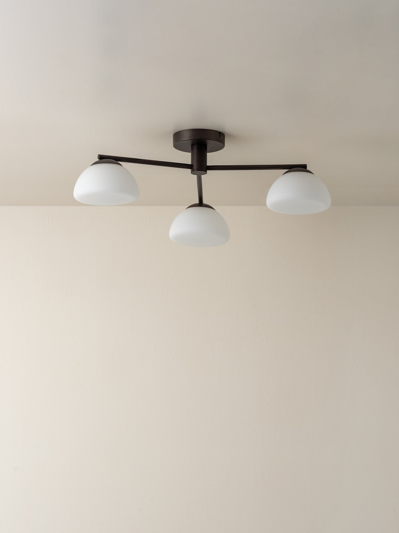 Silio - 3 light bronze and opal flush